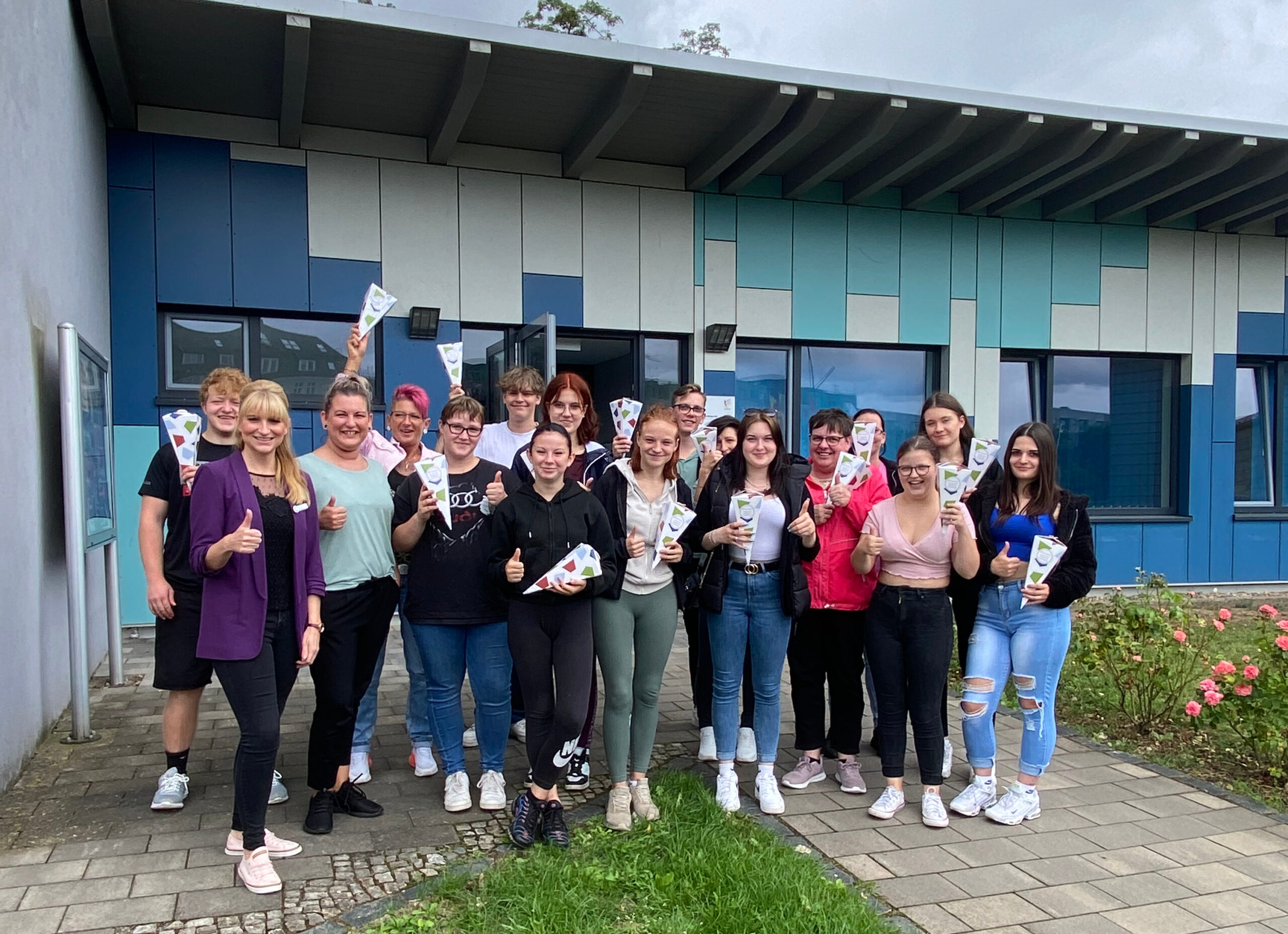 Neuer Azubi-Jahrgang bei Humanas startet - Humanas Pflege GmbH & Co. KG ...